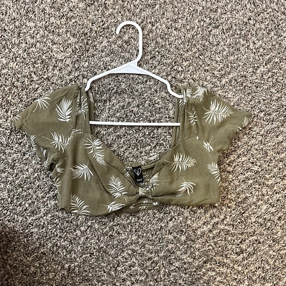 Windsor | Tops | Palm Leaf Crop Top Part Of A Set | Poshmark